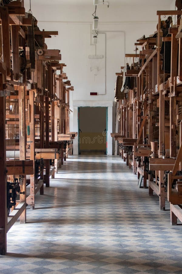 Old Looms in a Textile Laboratory Stock Image - Image of fiber, cloth ...