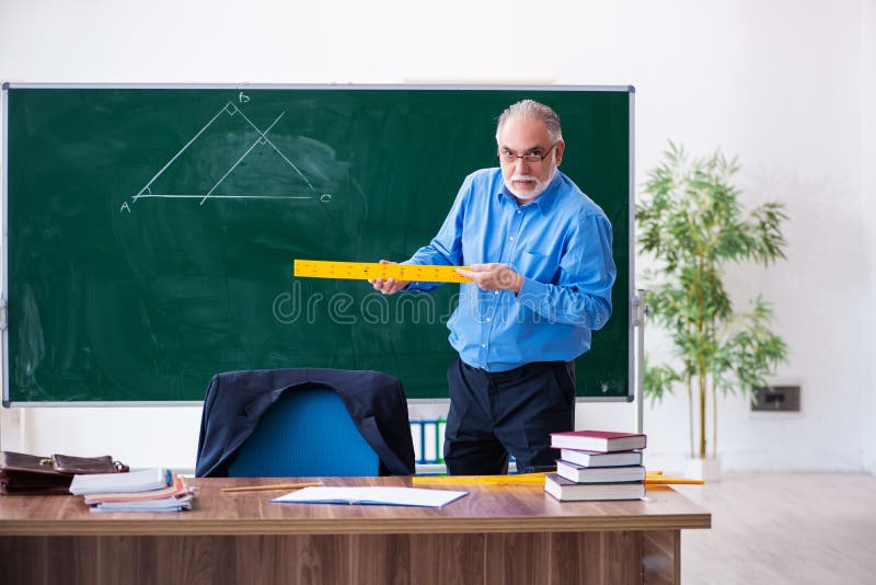 844 Teacher Chalkboard Geometry Stock Photos - Free & Royalty-Free ...