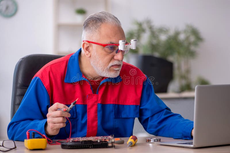Old Male Repairman Repairing Computer Stock Image - Image of computer ...