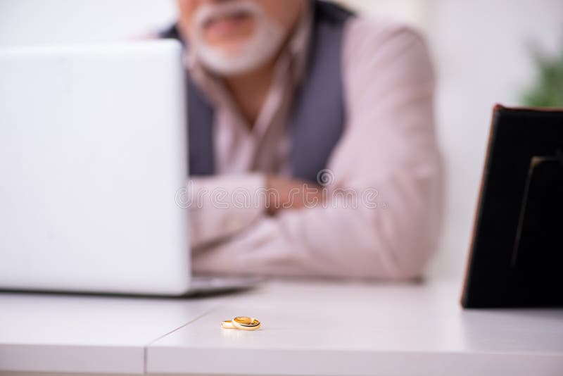 Old Man Doing Marriage Proposal Via Internet Stock Image - Image of ...