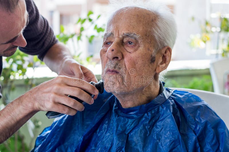Old Man Shaving Beard Electric Razor Stock Photos - Download 88 Royalty ...