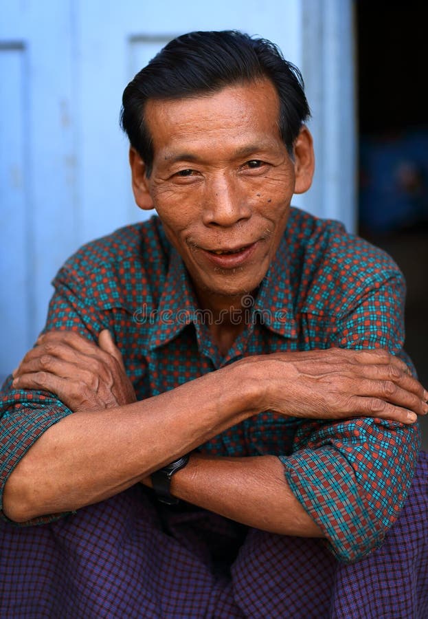 Old man in Mandalay editorial photography. Image of pagoda - 34928517