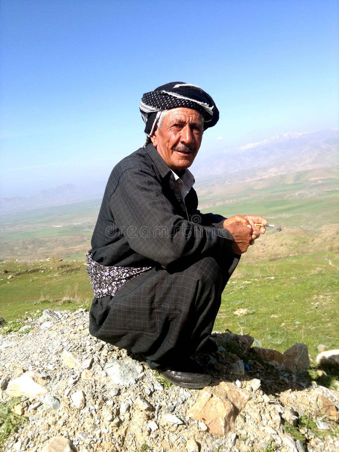Old kurdish man editorial photo. Image of watching, kurdish - 18256701