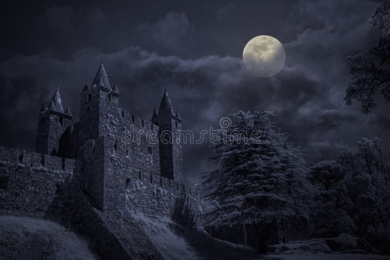 Medieval Castle in a Full Moon Night Stock Illustration - Illustration ...