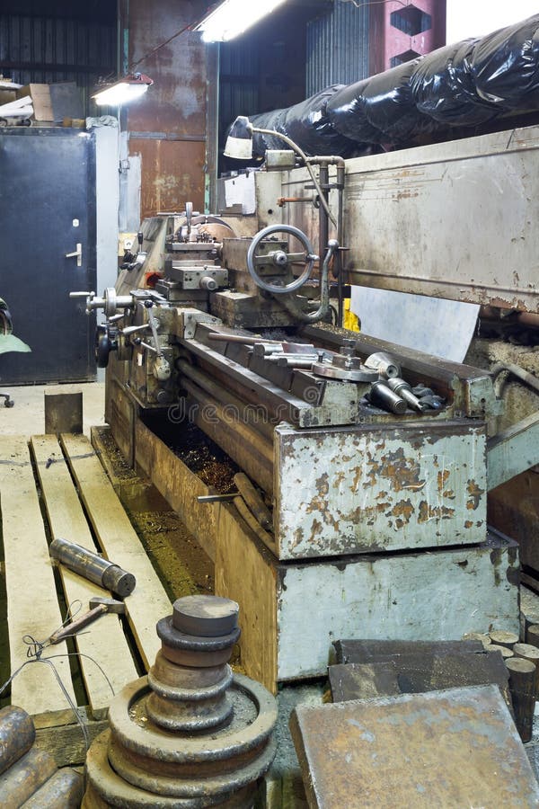 Old metal lathe machine stock photo. Image of maintenance - 47907258