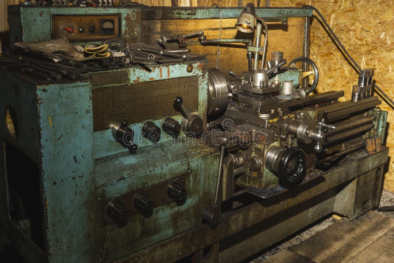 Old Metal Lathe in the Workshop, Metalworking, Machine Tools Stock ...
