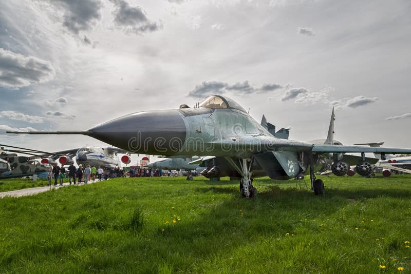 Old military aircraft editorial photo. Image of airshow - 87515646