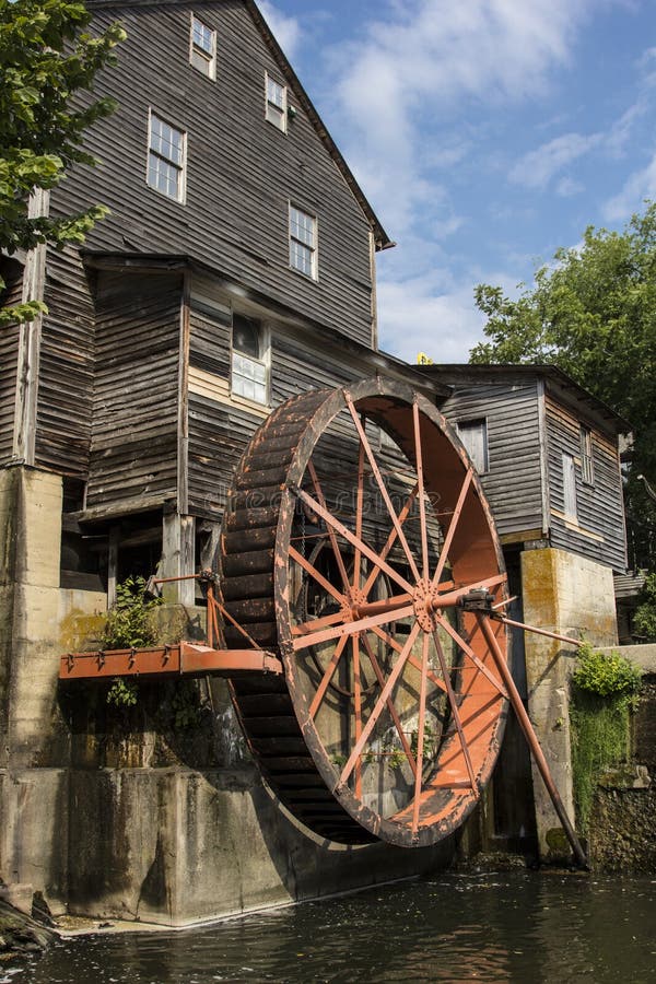 Old Working Mill in Pigeon Forge Stock Photo - Image of forge, wooden ...