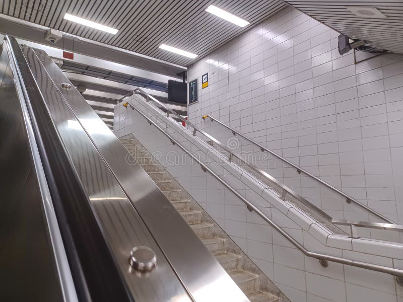 Old Mill Subway Station editorial photography. Image of subway - 354976687