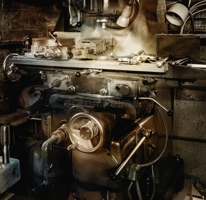 Old Milling Machine in a Workshop Stock Image - Image of automotive ...