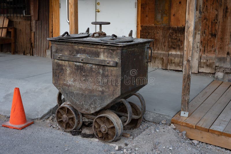Old Mine Cart in the Mining Town of Oatman Stock Photo - Image of ...