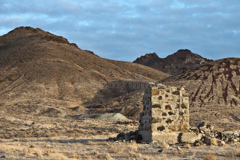 Old Mining Site in the Nevada Desert Stock Photo - Image of empty, peak ...