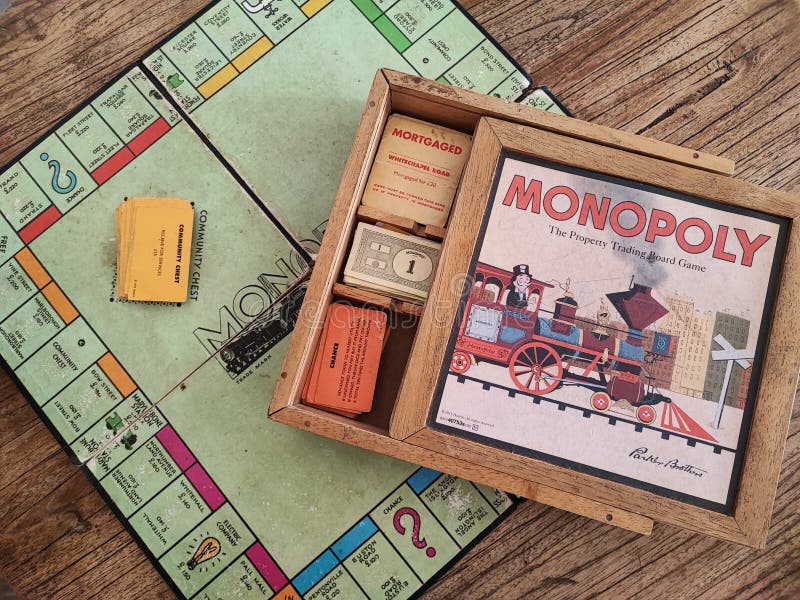 Old Monopoly the Property Trading Board Game Editorial Photo - Image of ...