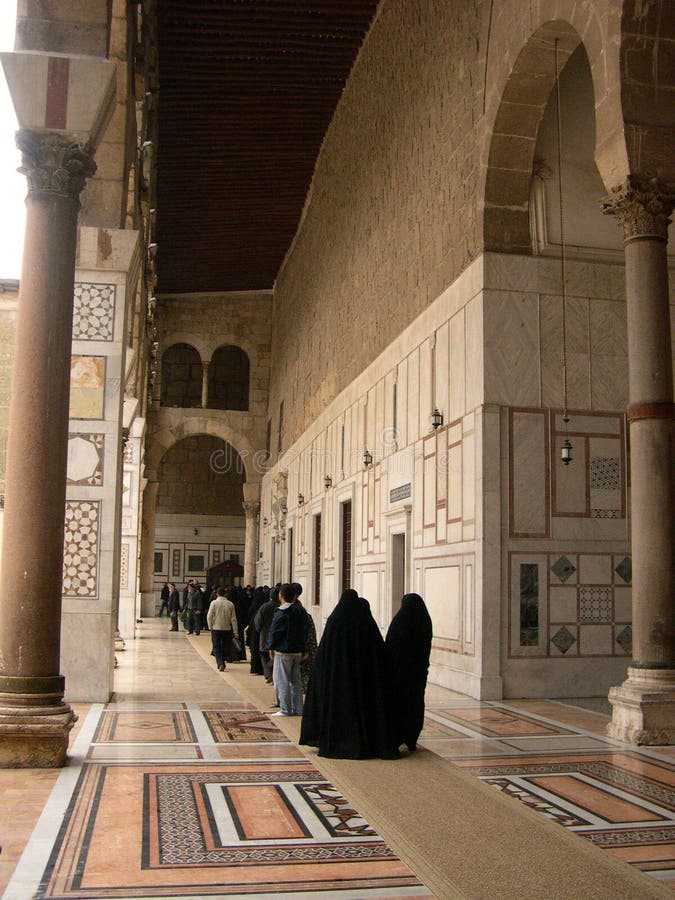 Old Mosque in Damascus, Syria Editorial Photo - Image of column ...