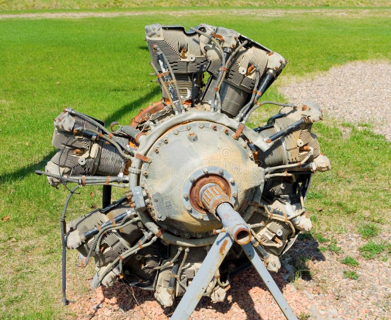 Old Mounted Engine Aircraft Stock Photos - Free & Royalty-Free Stock ...