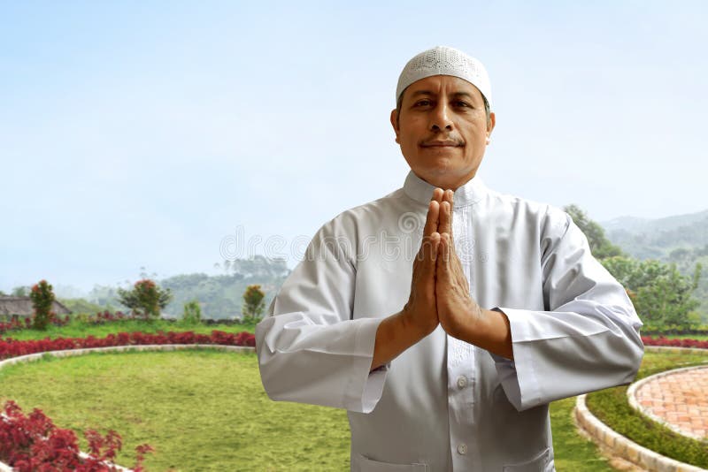 Old muslim man smiling stock photo. Image of fasting - 91142784