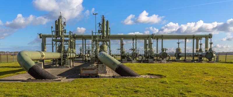 Natural Gas Processing Site Stock Image - Image of chemical, fossil ...