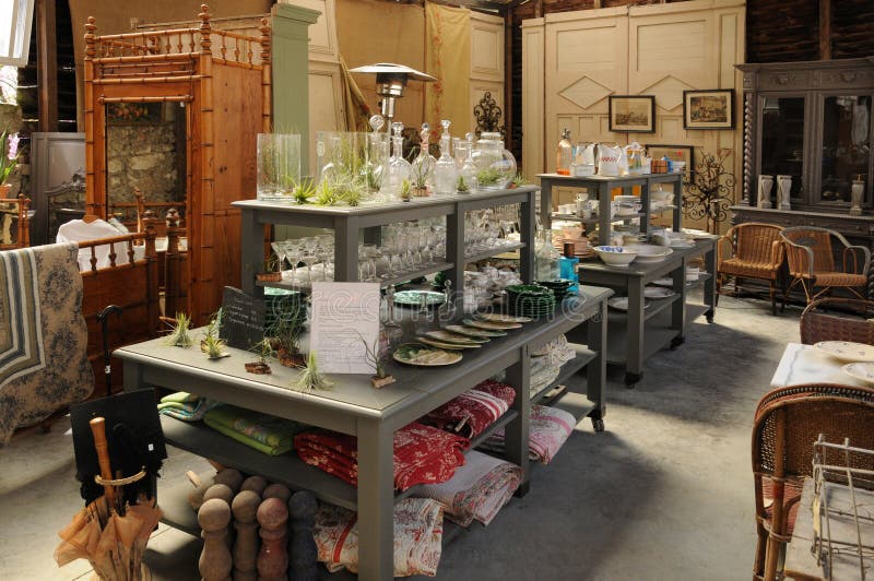 Professional Flea Market Stand in Paris Editorial Photography - Image ...