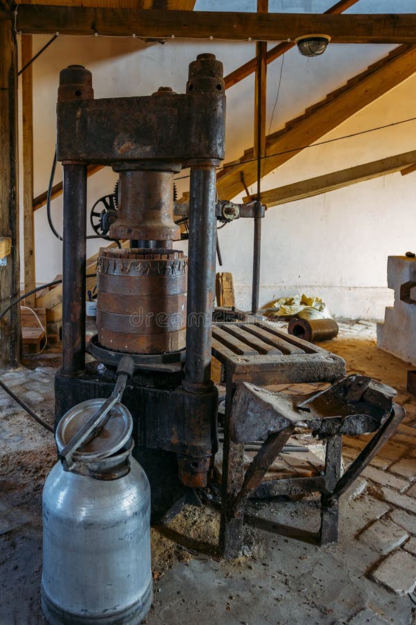 Old Oil Mill, Mechanical Press for Oil Squeeze Stock Image - Image of ...