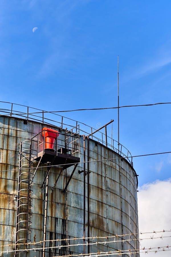 Old oil storage tank stock photo. Image of tanks, structure - 103720758