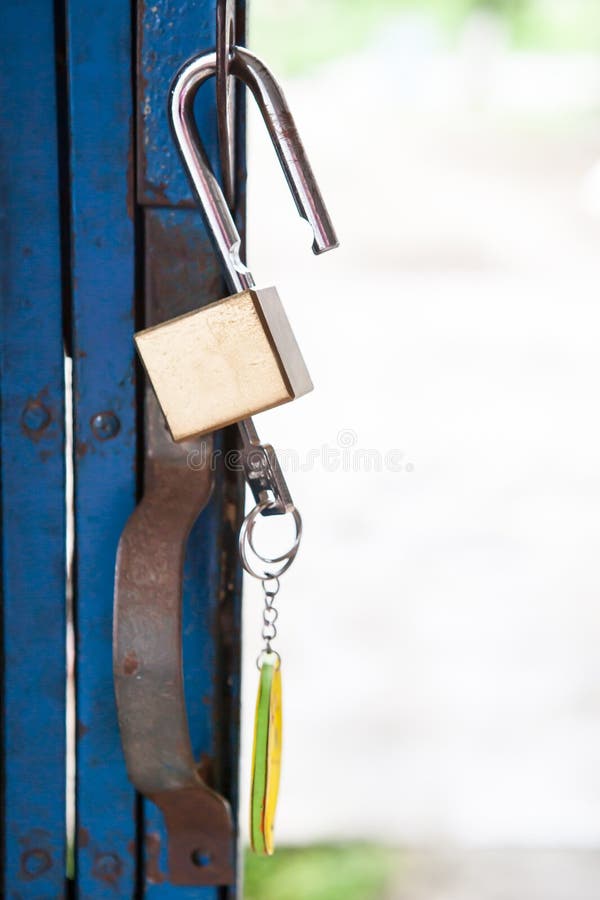 Old open padlock and key stock image. Image of protection - 56663711