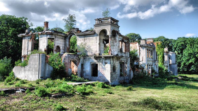 Old palace stock image. Image of grass, architecture - 11104615