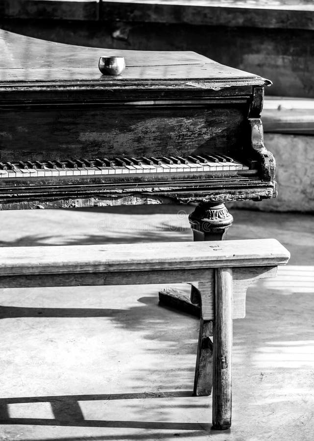 Old Piano Keys Vintage Wood Rustic Picture. Image: 92162153