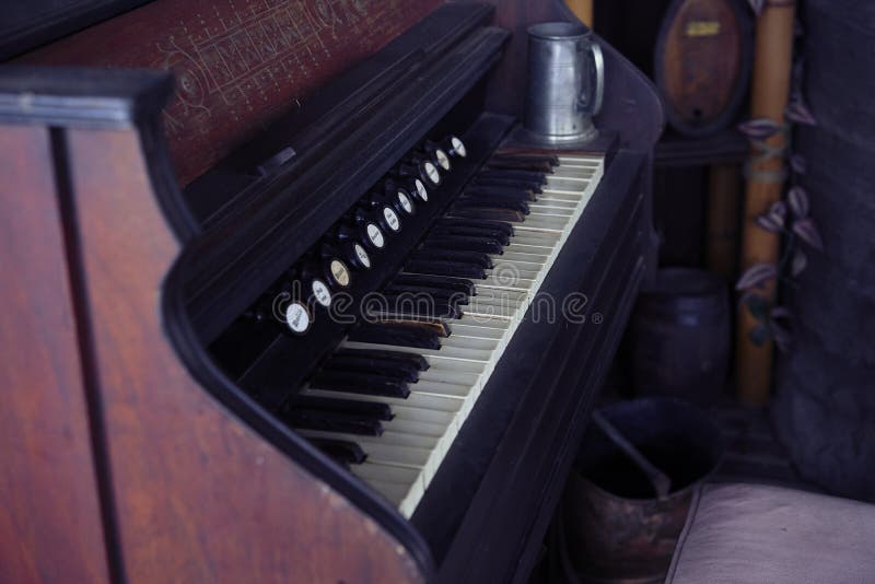 Old piano keyboard stock photo. Image of melody, beige - 125940824