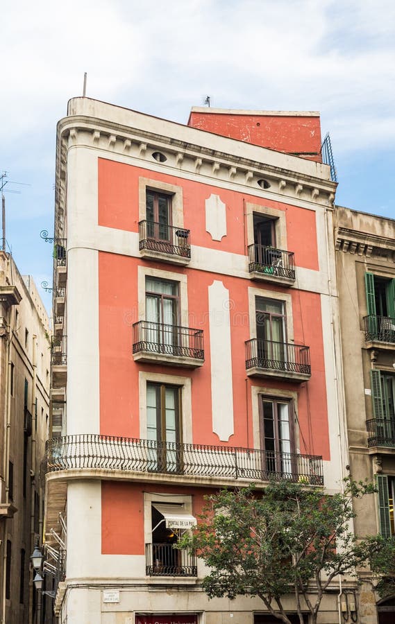 Old Pink Building on Venice Canal Stock Photo - Image of destination ...