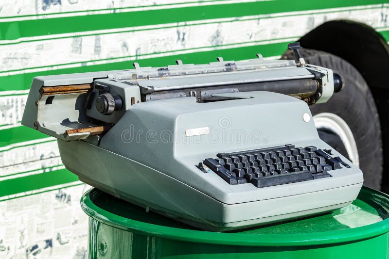 160 Old Typewriter Side View Stock Photos - Free & Royalty-Free Stock ...