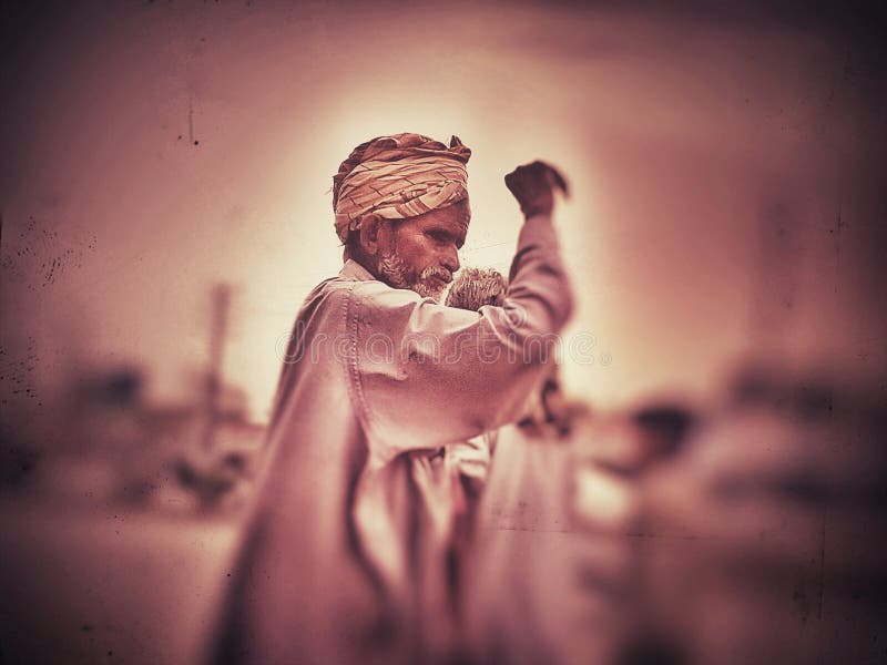 Old poor man editorial photo. Image of beauty, working - 161130946