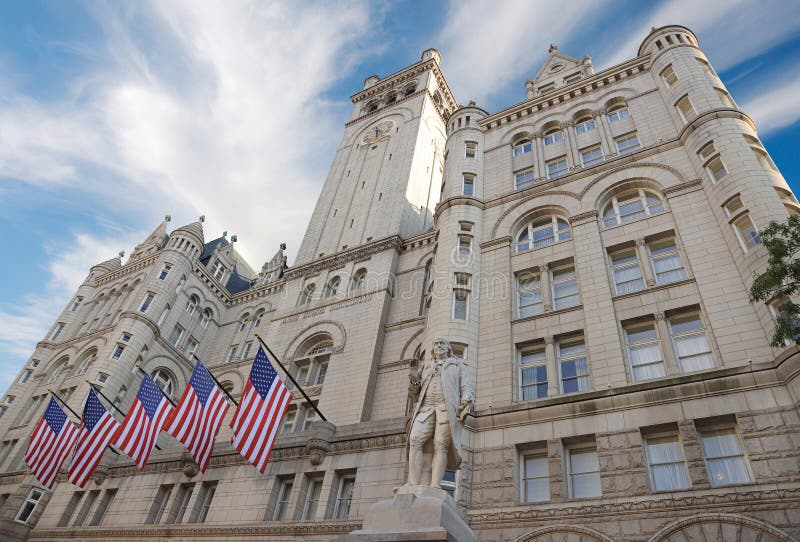 Old Post Office Building with Benjamin Franklin Statue and American ...