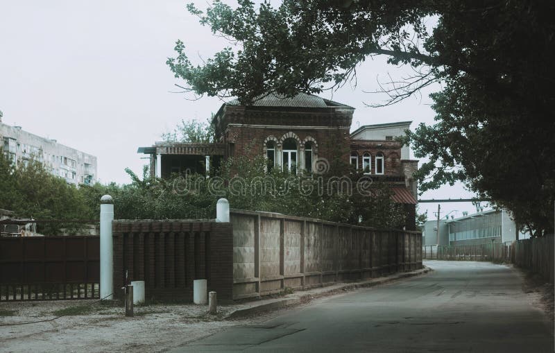 Old Private House Near the Road Stock Image - Image of road, turn: 47076193