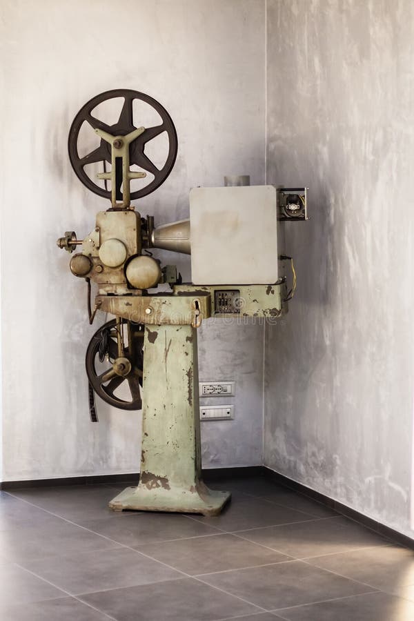Old Projector stock image. Image of memories, nostalgia - 32715637