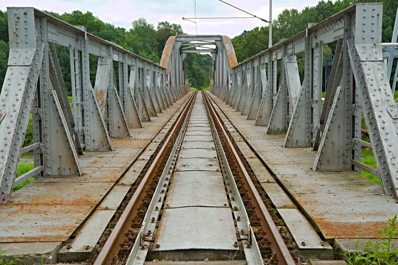 Railroad Bridge Perspective Stock Image - Image of rails, travel: 76472003