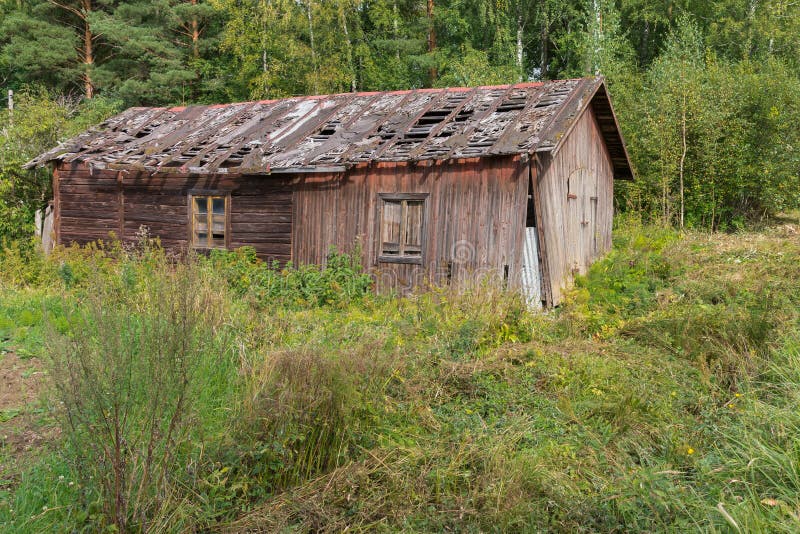 Old Ramshackle Building - Property Needing Work, Maintenance. Da Stock ...