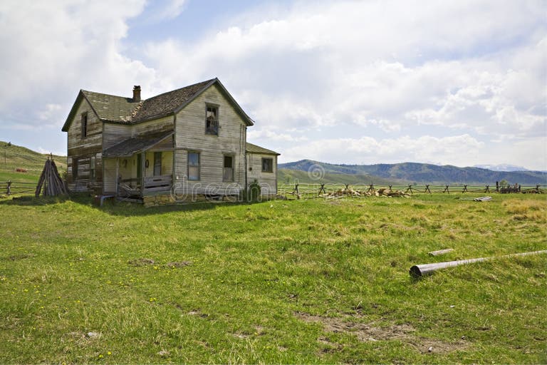Old Abandoned Rural Ranch House Farm Farmhouse Stock Photo - Image of ...