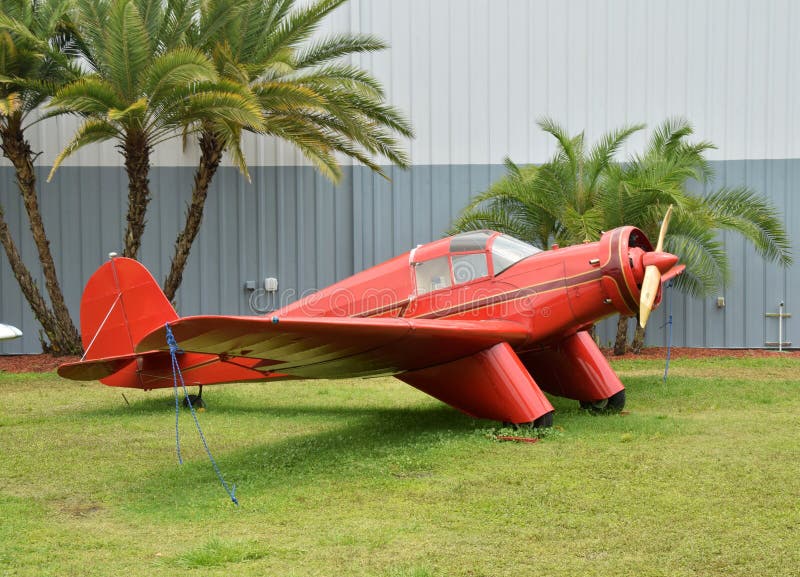 Old red airplane stock image. Image of hangar, plane - 54182361