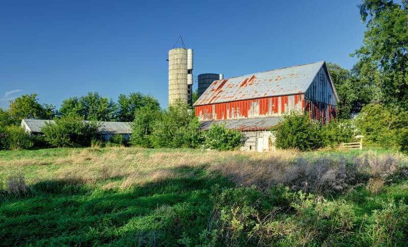 Old Red Country Barn and Silo Stock Image - Image of barn, landmark ...