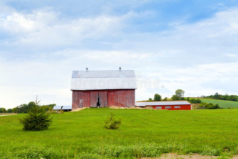 Old Red Farm stock image. Image of house, retro, rain - 26071157