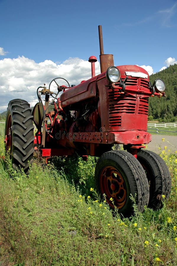 Old Red Farm Tractor stock photo. Image of crop, aged - 5910604