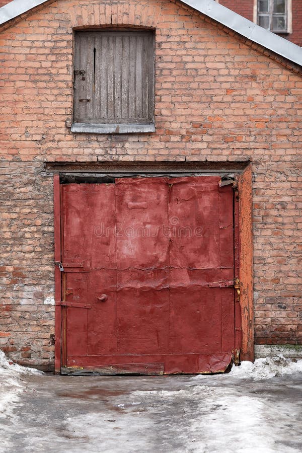 Old Red Iron Gate To the Garage Stock Image - Image of iron, front ...