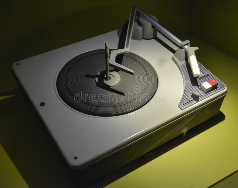 Old retro turntable stock image. Image of hifi, turn - 29702783