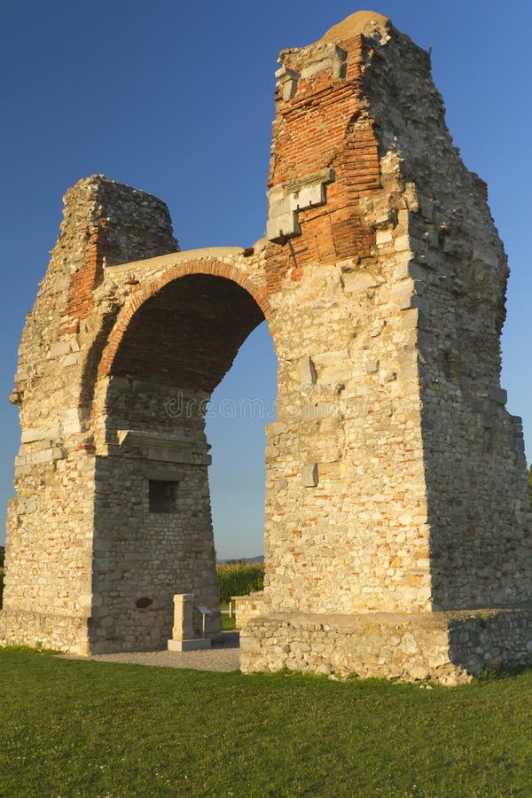 130+ Roman gate Free Stock Photos - StockFreeImages