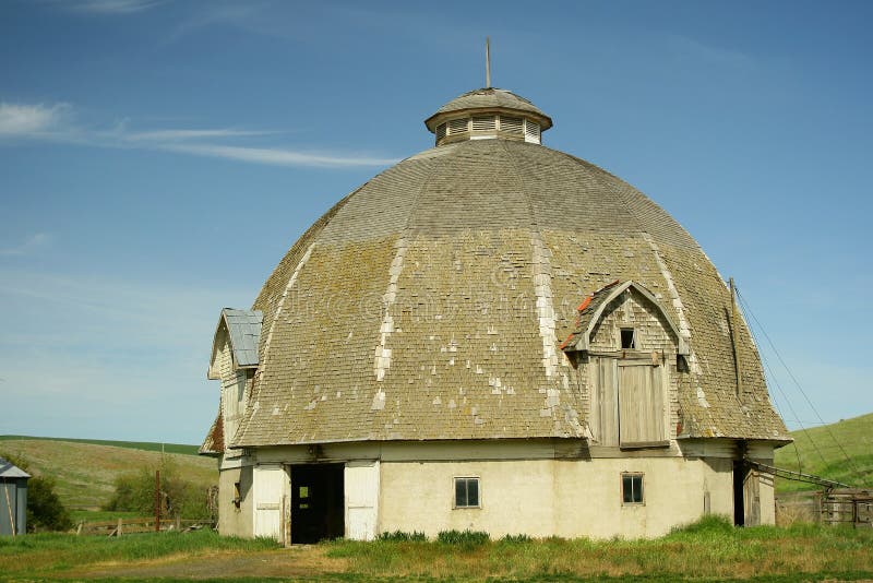 Old Round Barn stock image. Image of cattle, architecturally - 3710127