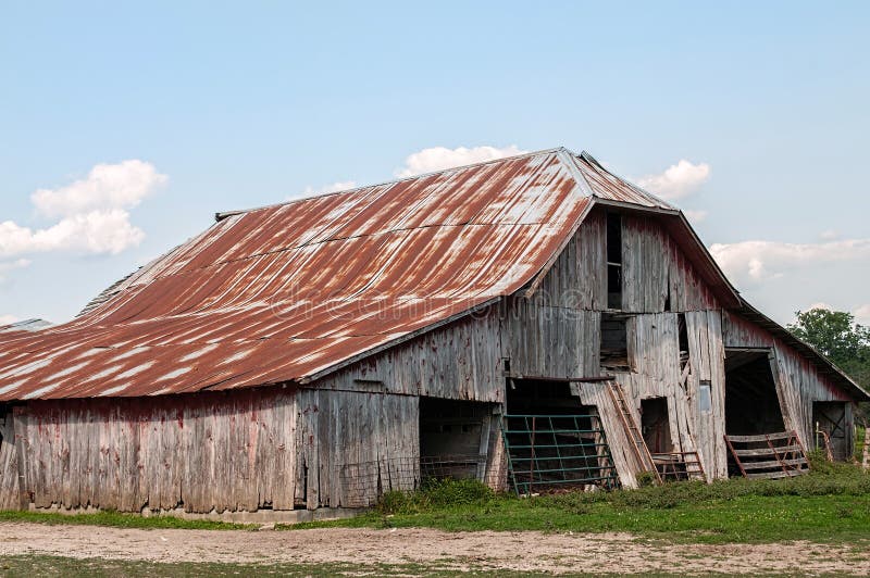 Old rundown wood barn stock image. Image of grunge, homestead - 42803243