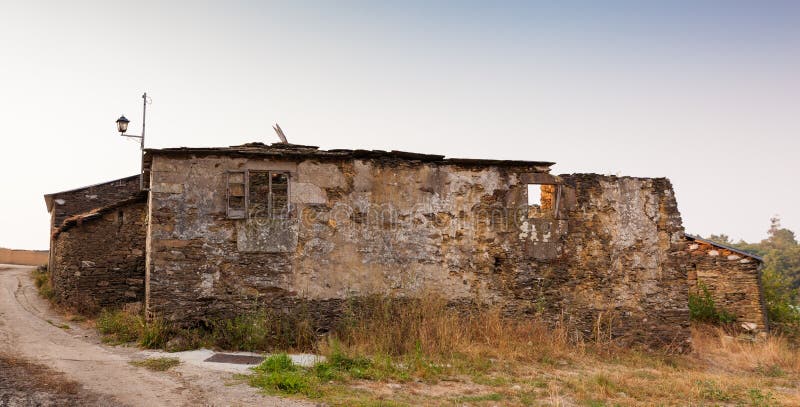 Old rural house, Spain stock image. Image of grunge, broken - 82264579