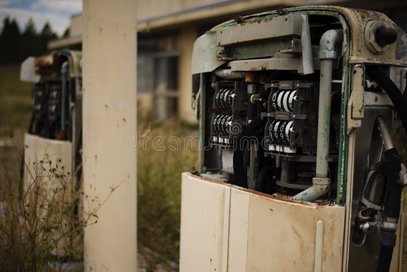 Old Rustic Fuel Pump in the Countryside. Stock Image - Image of pump ...