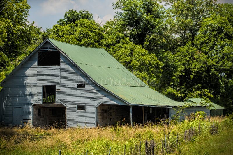 Old Rustic Gray Barn stock photo. Image of farm, wood - 43243954