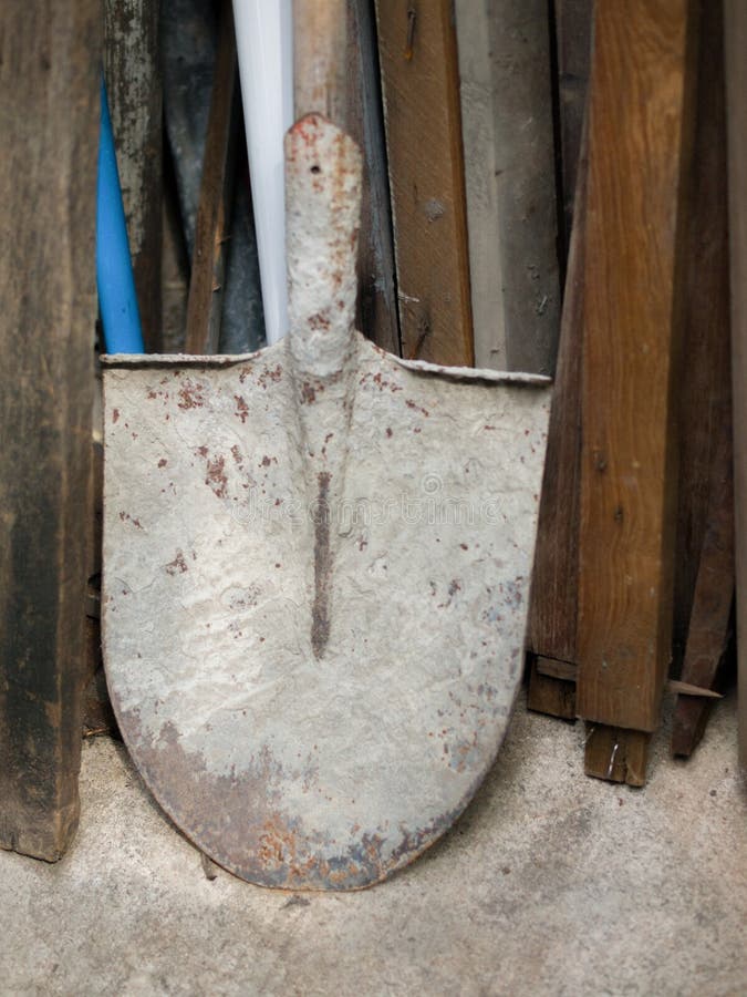 OLD RUSTIC SHOVEL on the GROUND Stock Image - Image of dirty, gardening ...